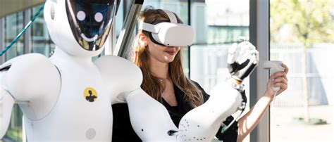 고릴라디오 고릴라디오m의 야심코너 특별한 주제 혹은 뮤지션을 선정해 그 노래를 집중적으로 들어보는 시간이죠 돌아오는 10월 27일은 故신해철씨가 세상을 떠난 지