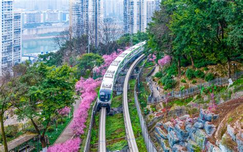 重庆佛图关开往春天的列车山水景区旅游景点摄影素材汇图网