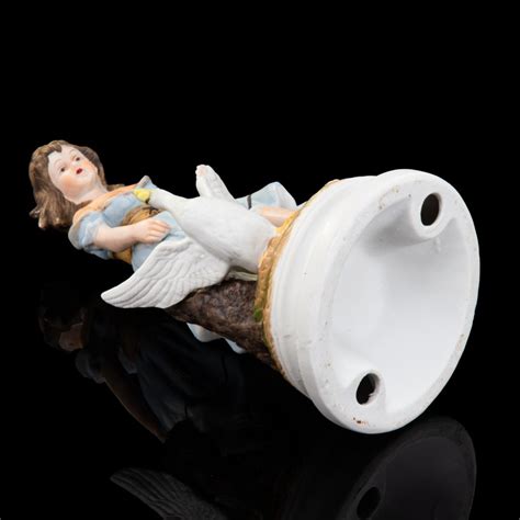 Статуэтка Девушка в голубом платье с белым лебедем крупная фарфор роспись Европа 1980