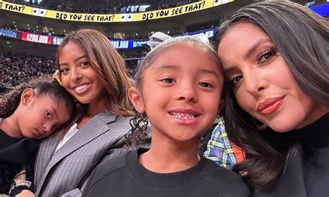 Vanessa Bryant Takes Sweet Selfie With Her Daughters Natalia Bianka And Capri