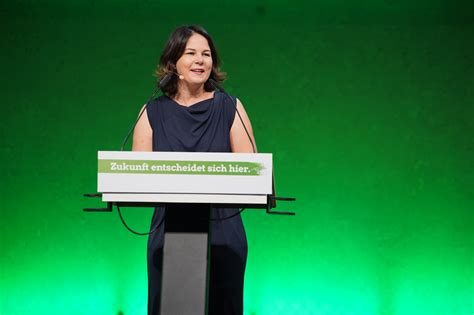 Gr Nen Annalena Baerbock Jung Jung Kritisch Und Grun Svz De Das M Sse Nun Nachgeholt Werden