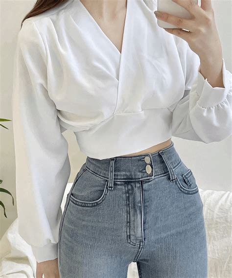 [여친룩 뒷태보장 ]여리핏 뒷리본 크롭 랩 퍼프소매 블라우스 3color 에이블리