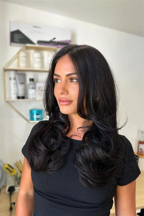 Зміна іміджу або наймодніші відтінки волосся в 2025 році Читайте на