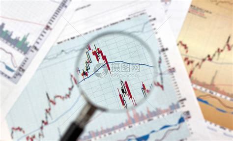 蜡笔图在放大镜商业和财务概念下将重点高清图片下载 正版图片503567096 摄图网