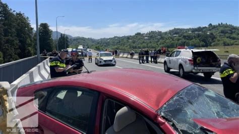 ქობულეთის შემოვლით გზაზე ავარიას 1 ადამიანი ემსხვერპლა დაშავებულები კლინიკაში გადაიყვანეს