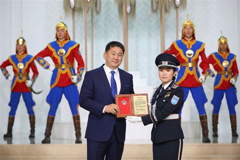 Шилдэг сонсогч сурагчид шагнал гардуулав Atime Mn