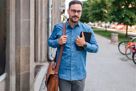 Premium Photo Confident It Programmer Walking To Work In The Morning