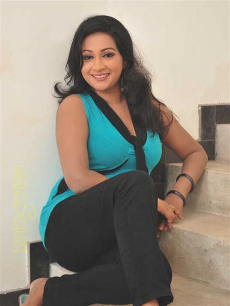 Sri Lankan Actress And Models Images Nadeesha Alahapperuma