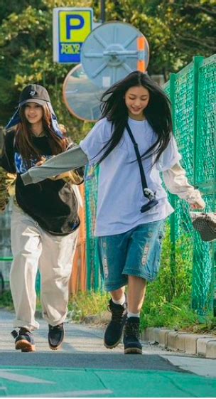 뉴진스 윈터 와이드 버뮤다팬츠 여자 반바지 코디 해결 네이버 블로그