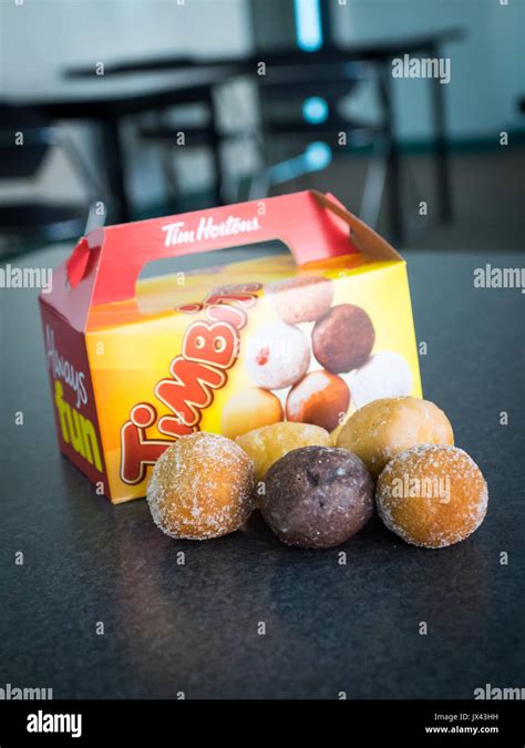 Tim Hortons Timbits 10 Pack Fotos Und Bildmaterial In Hoher Auflösung