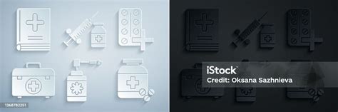 노즐 스프레이와 의료 병을 설정 물집 팩에 알 약 응급 처치 키트 약과 알 약 주사기 바늘 유리병 또는 앰플 및 책 아이콘 벡터 3차원 형태에 대한 스톡 벡터 아트 및 기타