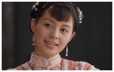 和宁静撞脸，宁静早红了，她演38次女主还没火，胡歌救不了她