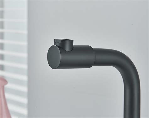 ברז מתכוונן לכיור מקלחת אינטגרלי שחור מט מקט 3491 קלאס ברז