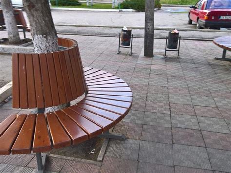 Вулична садова лава