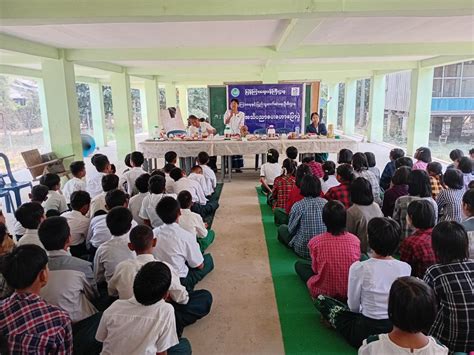 ဟင်္သာတမြို့နယ်၊ သဲရိုးကျေးရွာ အခြေခံပညာအထက်တန်းကျောင်း ခွဲ တွင် နယ်လှည့်အသိပညာပေး ဟောပြောပွဲပ