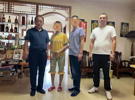 岳阳楼区爱心捐赠助学 促燃残疾家庭子女大学梦
