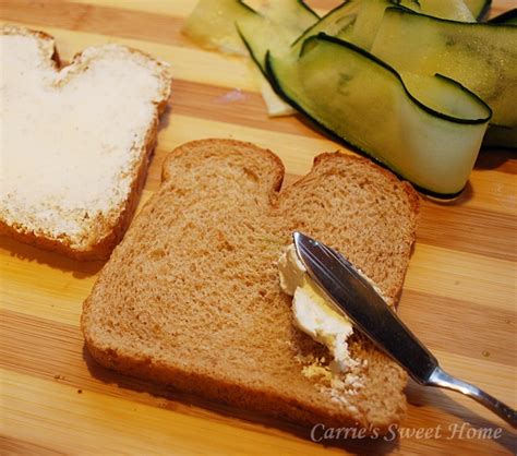 오이 크림치즈 샌드위치 엘리자베스 샌드위치