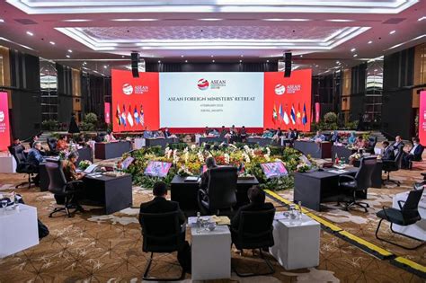 លទ្ធផលនៃកិច្ចប្រជុំក្រុមប្រឹក្សាសម្របសម្រួលអាស៊ានលើកទី៣២និងកិច្ចប្រជុំចង្អៀតរដ្ឋមន្ត្រីការបរទេសអ