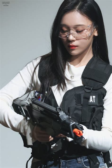 241110 강남 팬싸 엄지 걸그룹 갤러리 에펨코리아