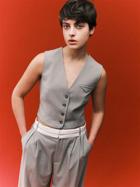 Robin V Micha Models