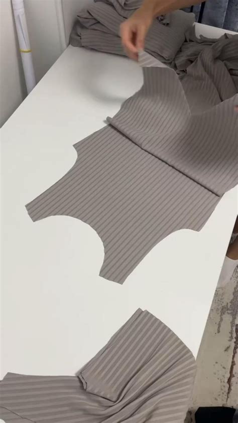 Платье с двойным лифом Sewing Lessons Sewing Hacks Fashion Sewing