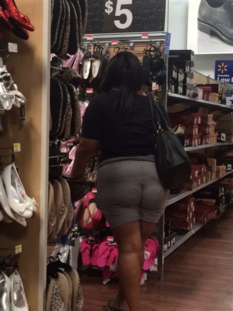 Skin Tight Shorts At Walmart No Way Girl Butt Crack Fail Funny