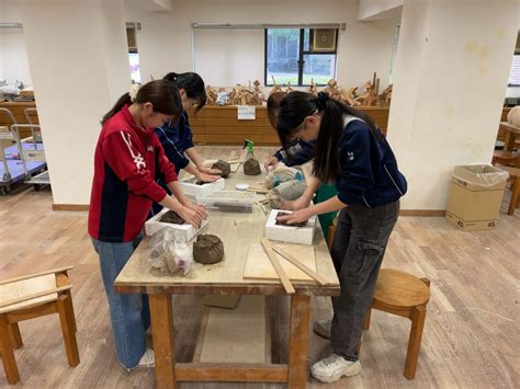 陶芸レリーフタイルの制作 石膏型を用いて 武庫川女子大学 建築学部 建築学科大学院 建築学研究科 建築学専攻