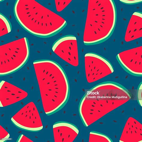 벡터 수박은 손으로 그린 매끄러운 패턴 귀여운 여름 신선한 과일 인쇄 수박 빨간 조각과 씨앗은 벽지 직물 디자인 장식 직물을 위해 진한 파란색 배경에 질감을 반복합니다