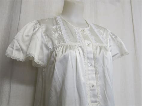 Old Fashioned Satin Nightgown White Nightgown Small Cotton Lined Etsy