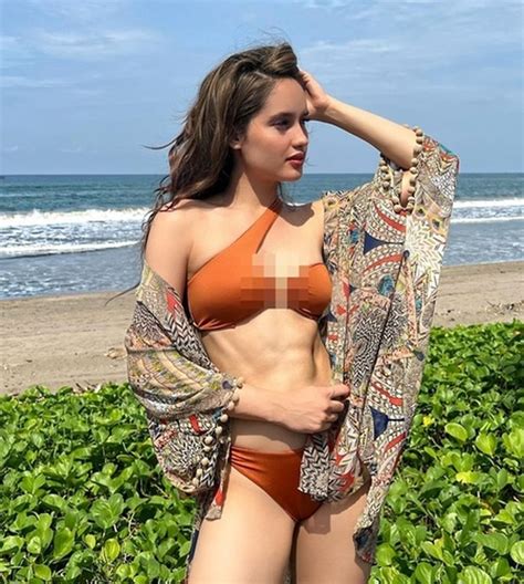 10 Hot Sexy Laura Basuki Bikini Pics
