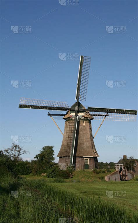 荷兰风车river Vecht乌特勒支水磨水泵垂直画幅水天空风