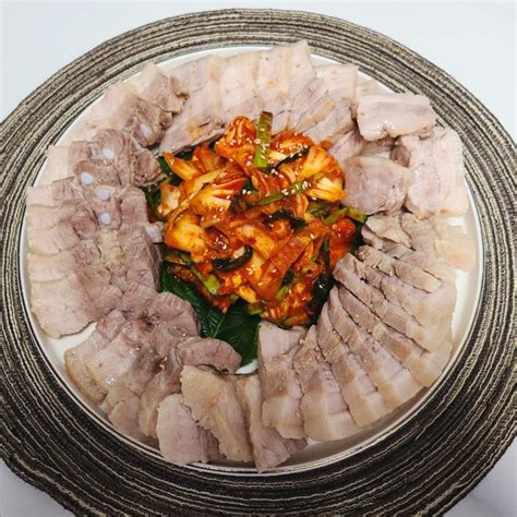 돼지고기 삼겹살 맛있게 삶는법 통삼겹살 수육 만들기 돼지고기 삼겹살 맛있게 삶는법 통삼겹살 수육 만들기