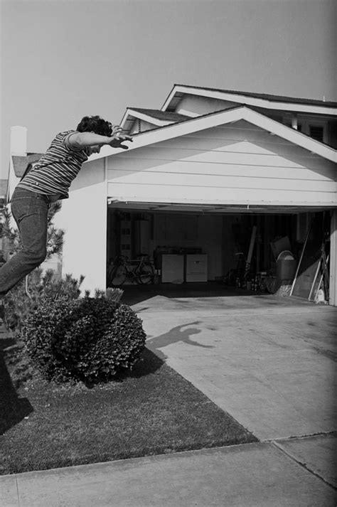 31 Black And White Photos Capture Everyday Life Of Los Alamitos