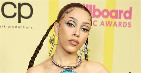 Billboard Music Awards 2021 Doja Cat Hair Makeup