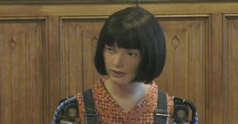 나는 생명체 아니지만 예술 창작英의회 출석한 인간형 로봇