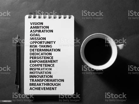 비즈니스 용어의 성공 종이에 쓰여진 텍스트 단어 타이포그래피 삶과 비즈니스 동기 부여 영감 비즈니스에 대한 스톡 사진 및 기타