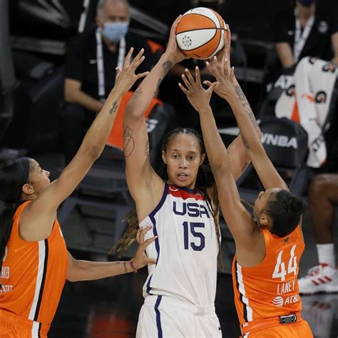 Хто такий американський баскетболіст затриманий в Росії і чому так мало відомо про її випадок