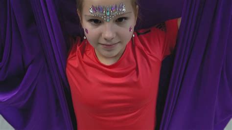 AeroKids Аэройога - занятия для детей в Гамаках - YouTube
