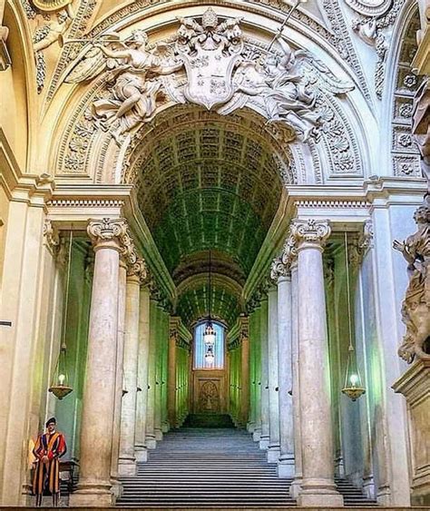 La Imponente Escalera Conocida Como Scala Regia Italian Architecture Rome Apostolic Palace