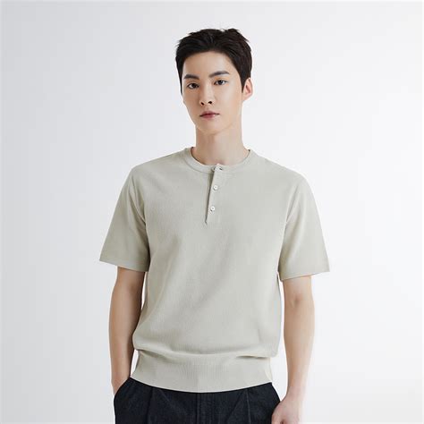 [남성용] 헨리넥 반팔 니트 Spkwe24m07 스파오
