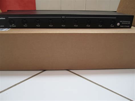 T Output MIDI Thru Box Midi Solutions Audiofanzine