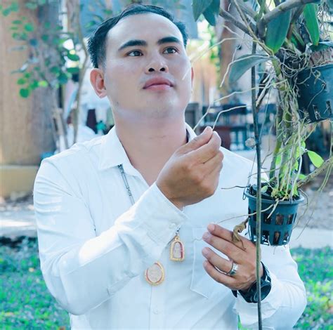 ປານນາຍົກໄທມາຢາມແລະຮ້ອງເພງໃຫ້ຟັງ ນ້ອງລອນນີ ນິລັນດອນ ຕົວຈິງ ທີ່ບ້ານຜາລຽບ