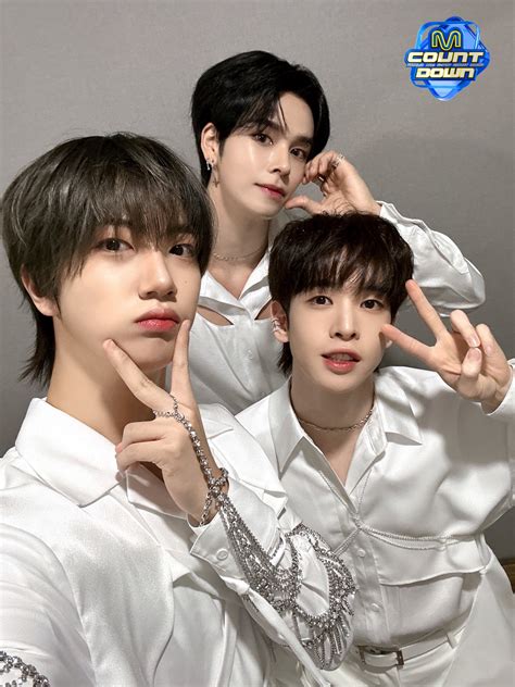 더쿠 크래비티 오늘 엠카운트다운 대기실 사진