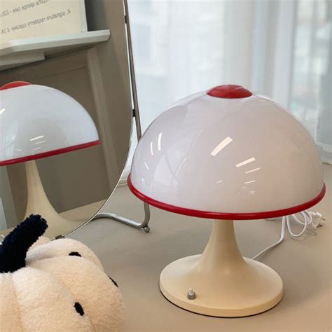 머쉬룸 레트로 테이블 램프 바이소