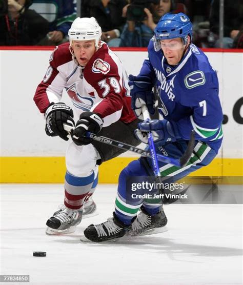 Canucks Brendan Morrison Photos And Premium High Res Pictures Getty Images