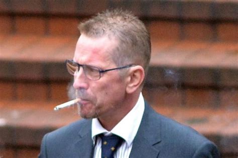 别再挑衅航空规定 英男子在飞机上抽烟被判十年手机凤凰网