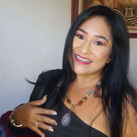 Kari Yuriana Kari Yuriana Added A New Photo