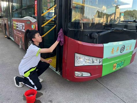 南平剑津中学学生到公交场站开展社会实践 子公司动态 南平武夷发展集团有限公司