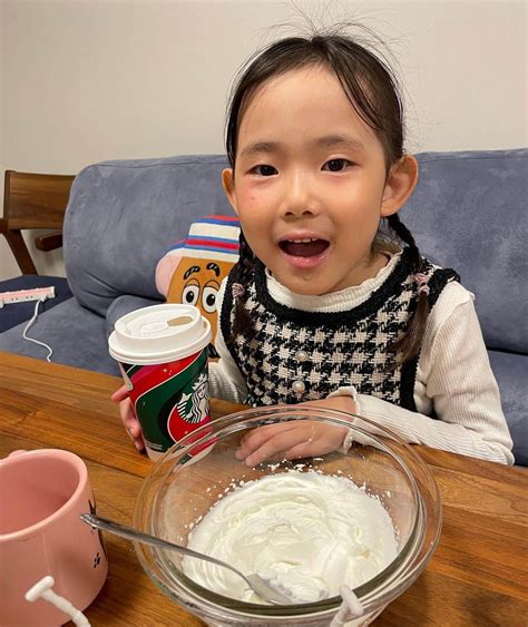 花蝶しほさんのインスタグラム写真 花蝶しほInstagram スタバ クリームブリュレラテ 美味しかった 紗良は 初めて