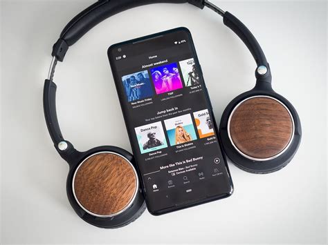 spotify is bringing a social media style scrollable feed to the app